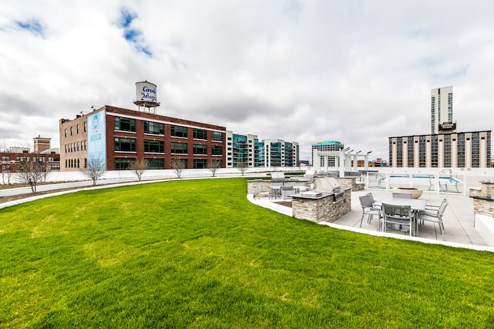 Modern One Bedroom In The Thriving West Loop! - Chicago, IL