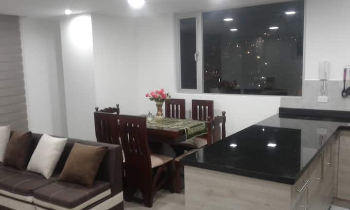 Comodo Departamento En El Edificio Libertad - Quito