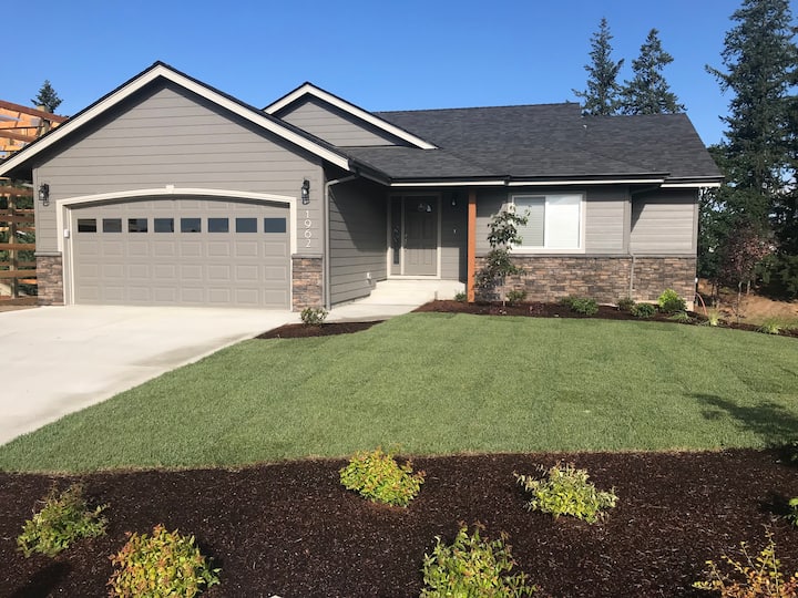 Stylish 2-story Getaway On Keizer's Quiet Outskirt - Willamette Mission State Park, Gervais