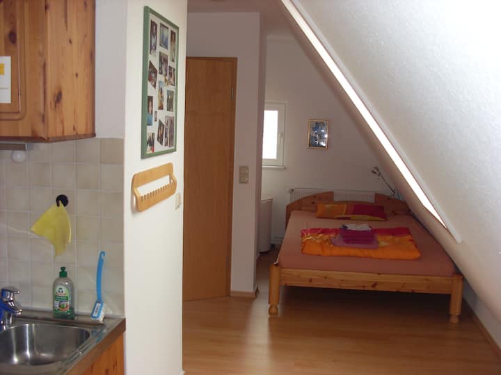 Separates Mansarden-zimmer Mit Wc - Göttingen