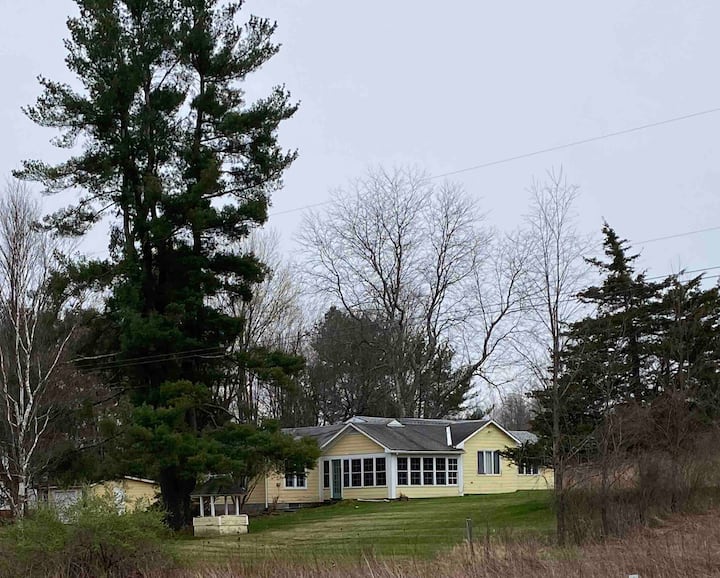 Cozy Country Cottage - Copake Lake, NY