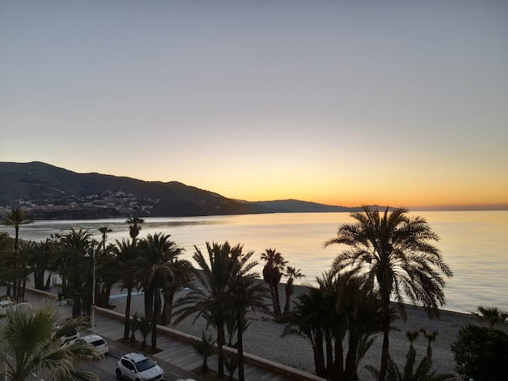 Vistas Al Mar Mediterráneo. - Almuñécar