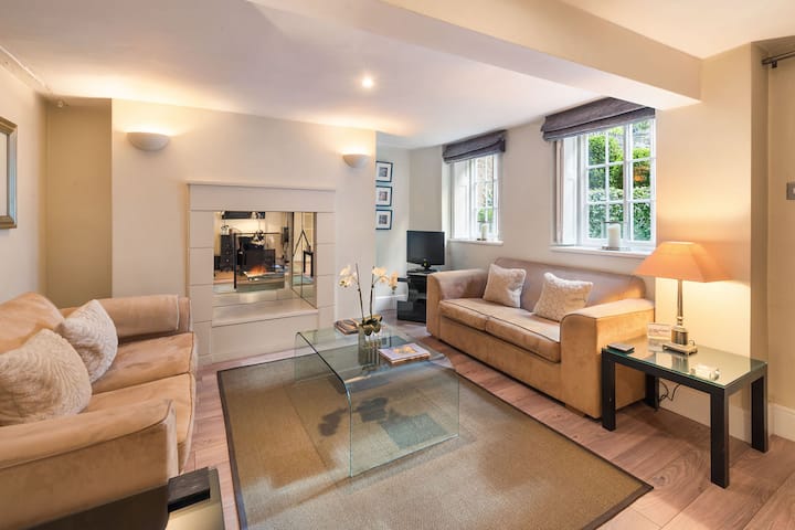 London Apartment Vacation Rentals - England, United Kingdom | Airbnb