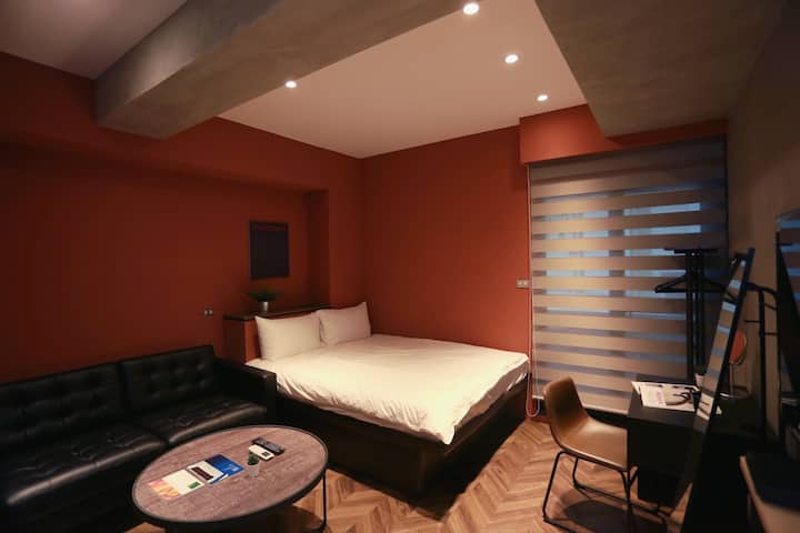 Loro Maison  優雅家俱/大陽台/廚具/1-2ppl Mrt Ximen 4mins - Taipei