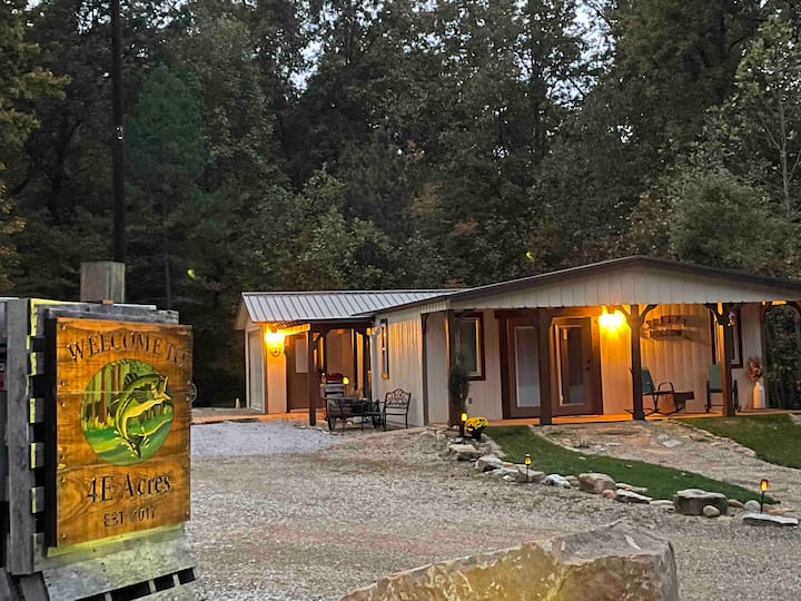 Sleepy Hollow Cabin On 4e Acres - Crossville, TN