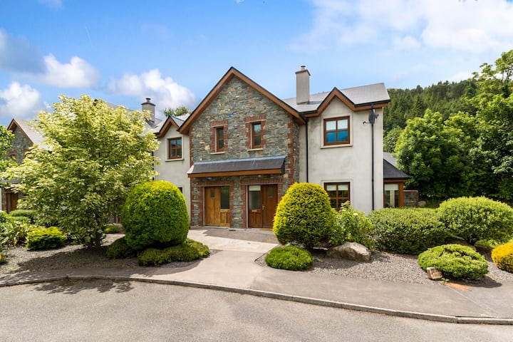 Carey’s Townhouse - Dingle Peninsula