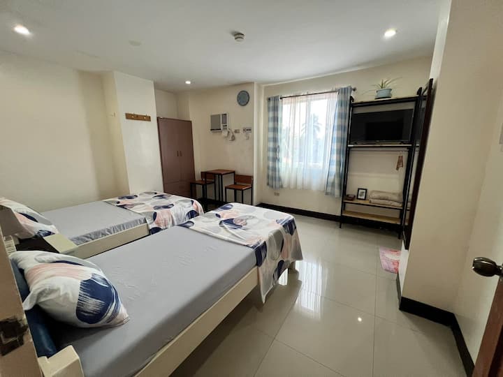 3pax Family Rm (202) P1799, Macasil's, San Remigio - Medellin