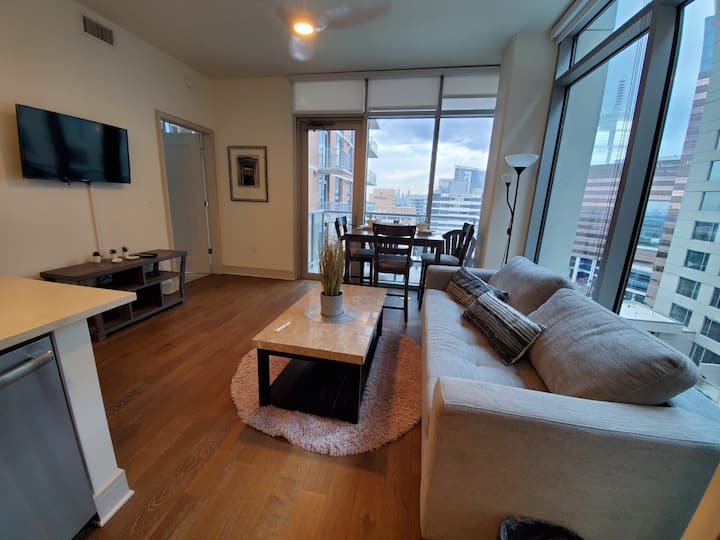 Two Bedrooms@latitude Building - Bellaire, TX