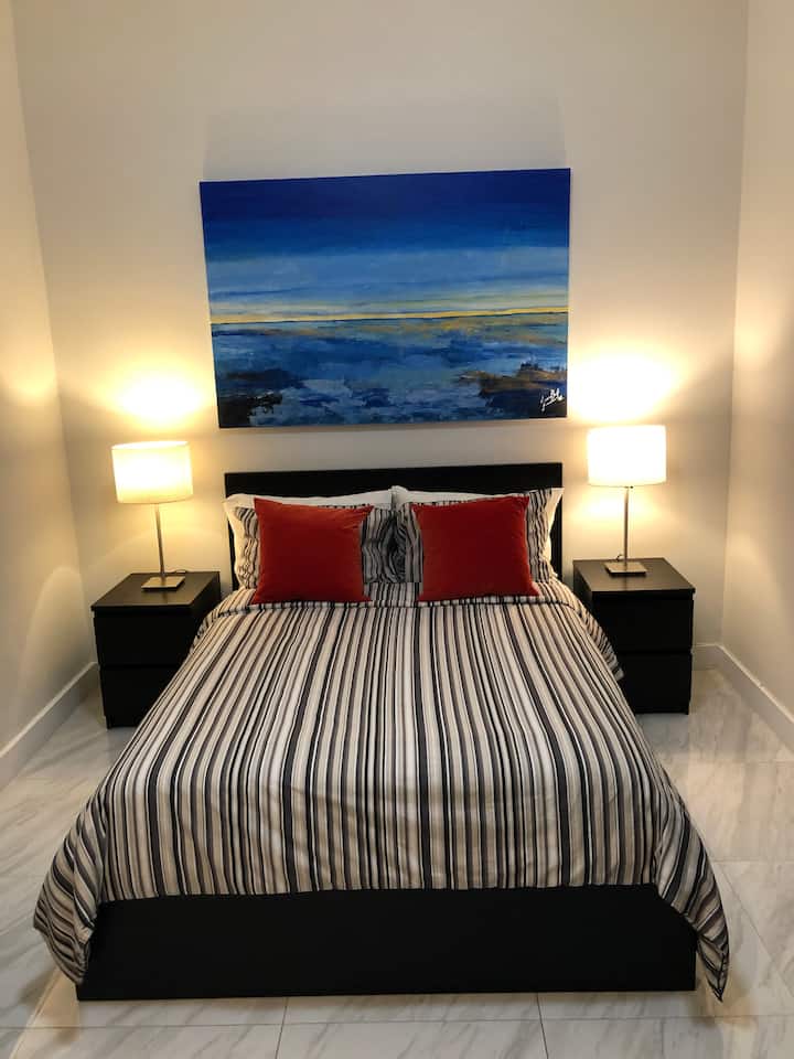 Modern Studio In Coral Gables - South Miami, FL