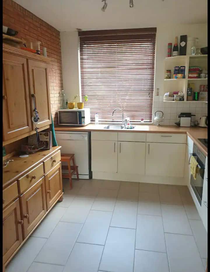 Cosy & Tidy Room With Desk In A Quiet House - Rotterdam
