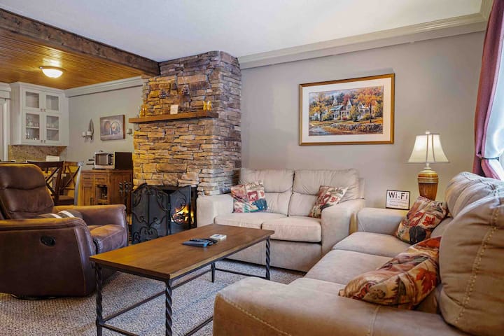 Luxury Condo Tucked In The Heart Of Killington - Killington, VT