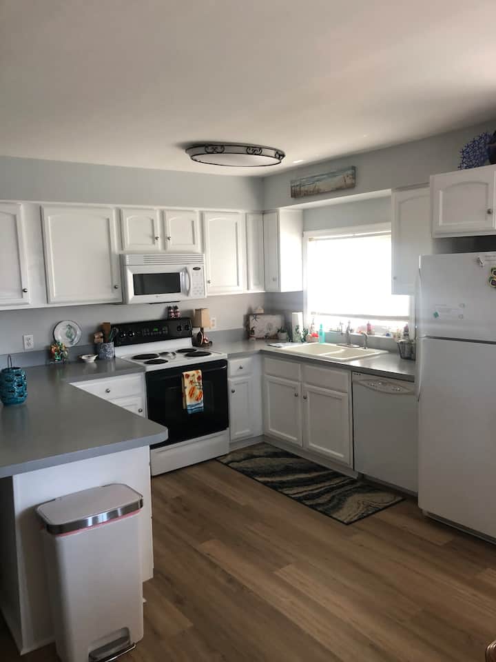 Oceanside 2 Bedroom 2 Bath North Oc Condo - Ocean City, MD