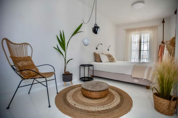 Helen Studiosdeluxe Room Two Single/one Double Bed - Naxos