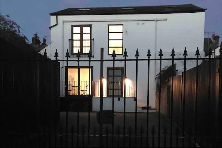 Albion Mills Amalgamation Living - St Albans, UK