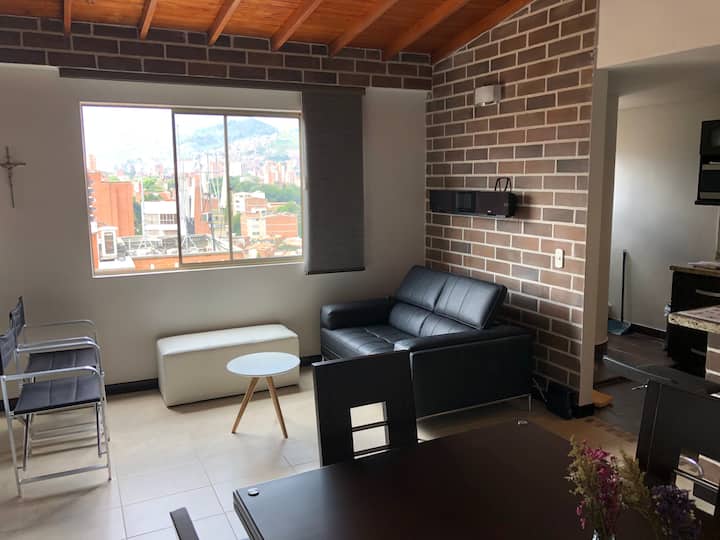 Central Laureles Apartment, Comfy & Scenic Views. - Medellín