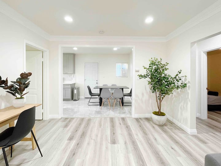 Prime Location Affordable 3bd 1.5bath With Parking - Arcadia