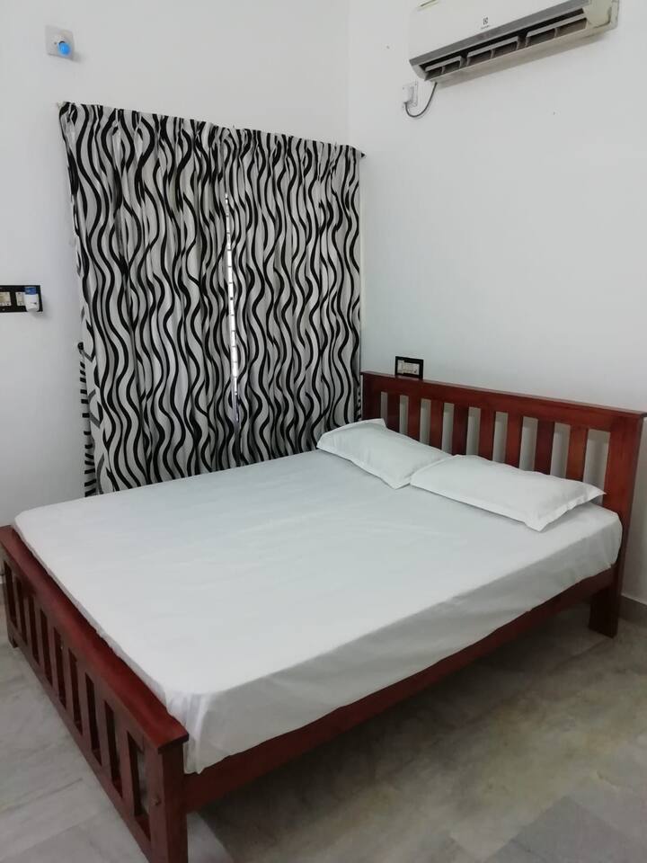 Flat/balcony Near Kodungallurtemple&craft Hospital - Kodungallur