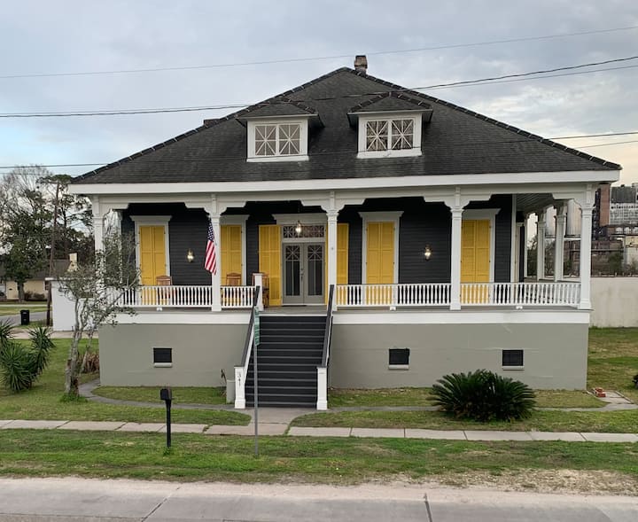 Historic Mansion - Chalmette, LA
