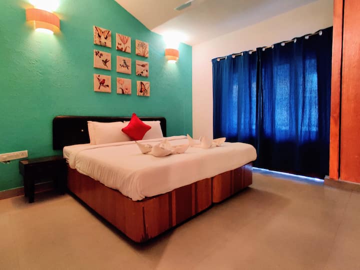 Charming 3br Haven | Bonsai Serenity & Top Care - India