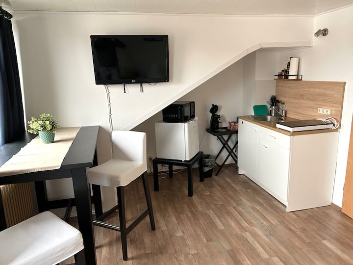 Gemütliches Zimmer Mit Kochzeile In Düsseldorf - Düsseldorf