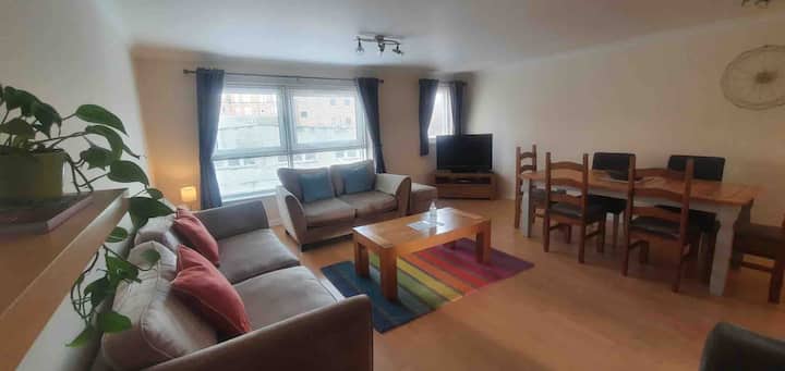 ⭐️Flat In ❤️️ Of West End- Parking Space- Spacious ⭐️ - Glasgow