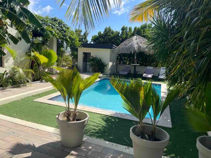 Green Peaceful Oasis W/ Kingbed - Aruba