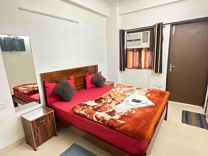 2bhk Furnished Apt W/ Balcony Kitchen Ac Tv Fridge - New Delhi