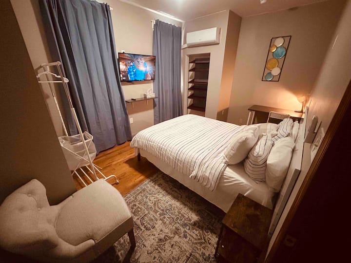 A5 Near Phl Amazon Ups Supermarket Night Parking - Philadelphia, PA