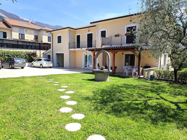 Casa Vacanze Valcomino Apartment With Garden 2 - Pescasseroli