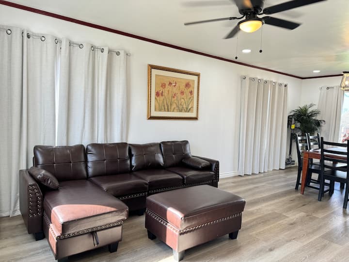 Cozy Large Flat-storey Single House Close Airport - Ontario, CA