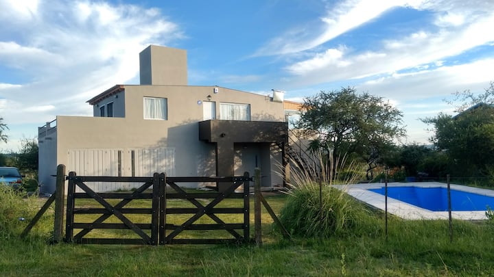 Casa Con Pileta Exclusiva En Potrero De Garay - Córdoba