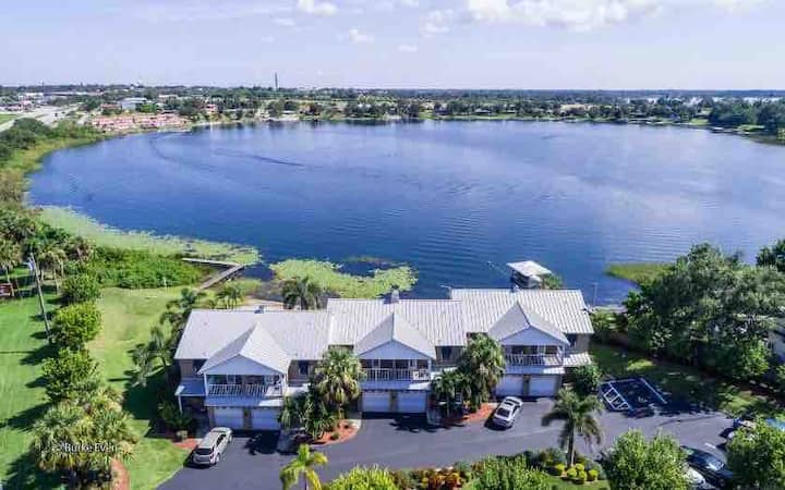 Beautiful Lakefront Townhouse With Pool - Lake Placid, FL