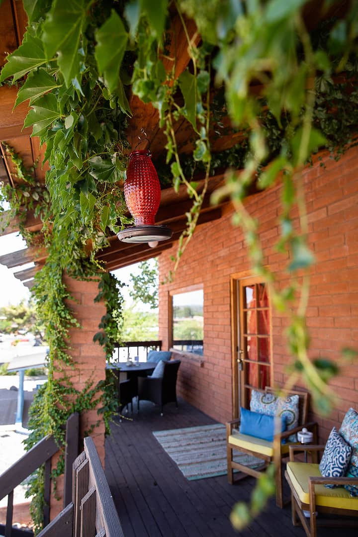 Local Artists Bohemian Loft - Sedona, AZ