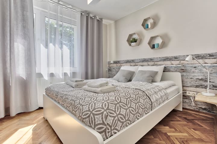 Cozy Apartment With Balcony - Cracovia
