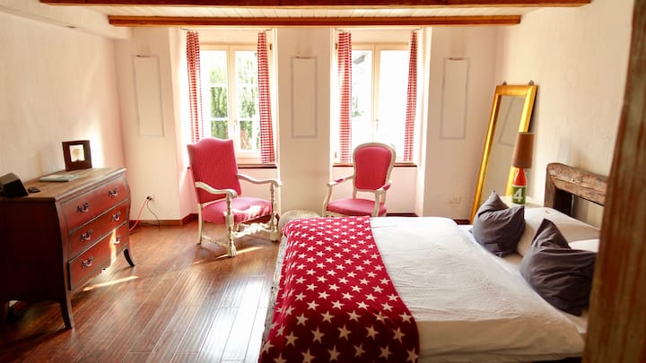 Red Apartment Near Interlaken - Wilderswil