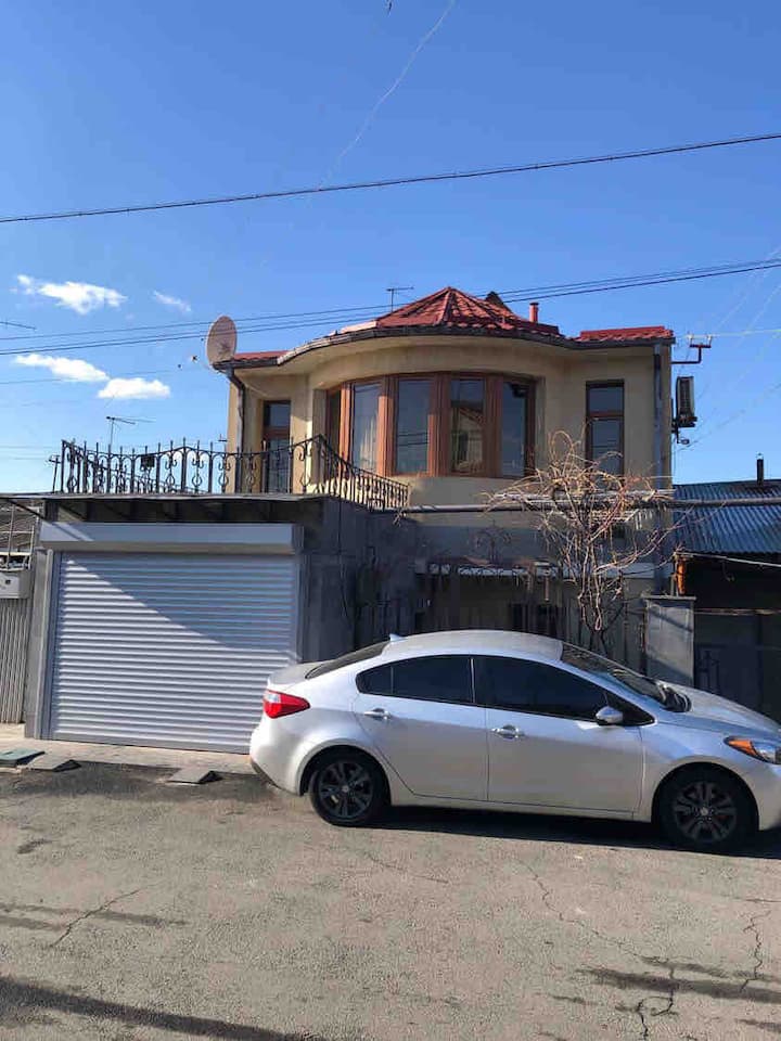 Gorgeous And Convenient House With A Pool - Jerewan