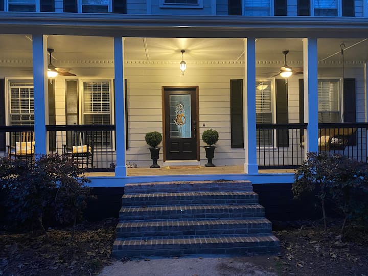 Spacious Family Home, Minutes From Athens! - Athens, GA