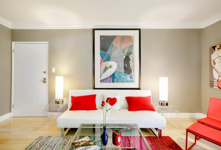 Colorful & Light-filled Stylish Retreat, Modern&chill, Comfy Beds, 91 Walk Score - West Hollywood, CA
