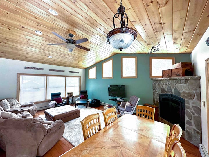 White Mountains Chalet | 2 Minutes To Story Land - Jackson, NH