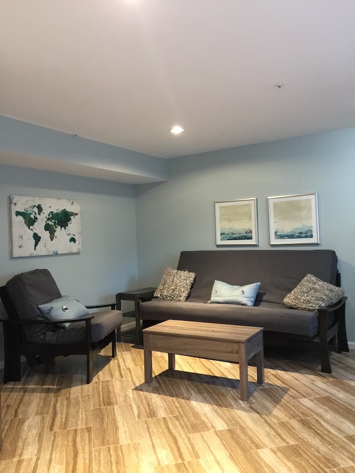 Lovely 1st Floor For Nurses, Interns, & Relocation - Gaithersburg, MD