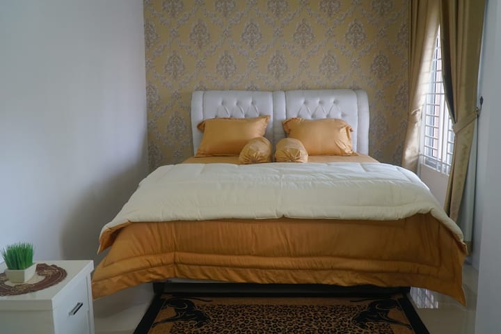 Nadifa Guest House - Medan