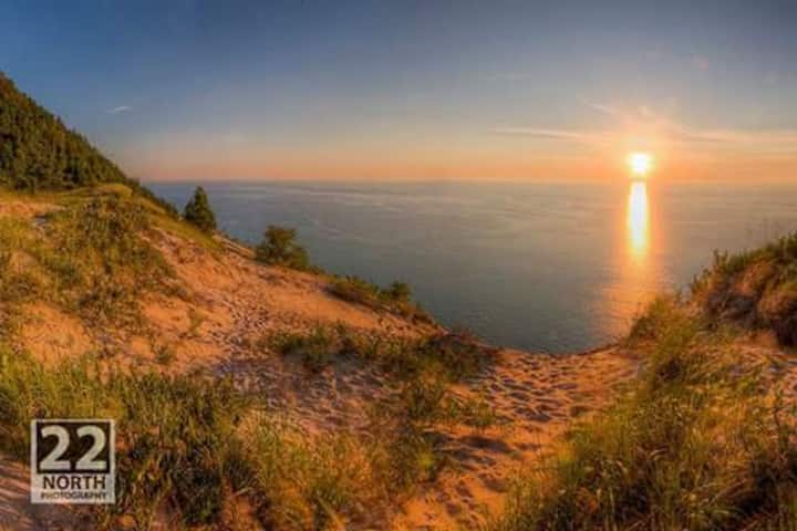 "The Lodge" Lake Mich. Access, Arcadia Bluffs 2mi. - Bear Lake, MI