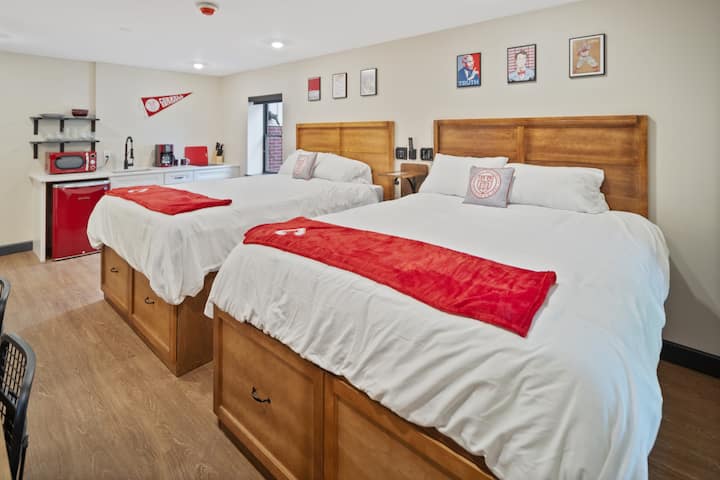 Two Queen Beds In Boutique Hotel Next To Cornell - Ithaca, NY