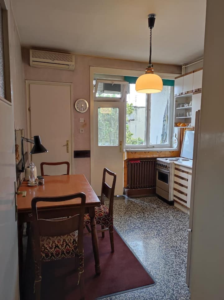 3. Peaceful Bedroom With Ac In City Center - Belgrade