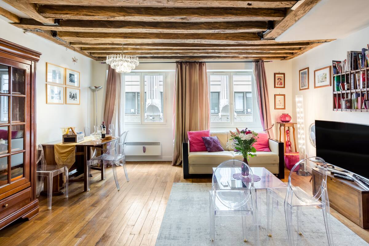 Paris Holiday Rentals & Homes - Île-de-France, France | Airbnb