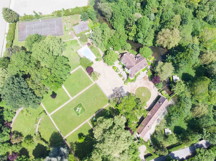 Moulin Romantique Sur Une Rivière Proche Chantilly - Creil