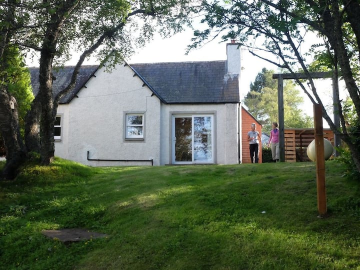 Morrone Cottage. Mountain Cottage Right On Moor. - Braemar