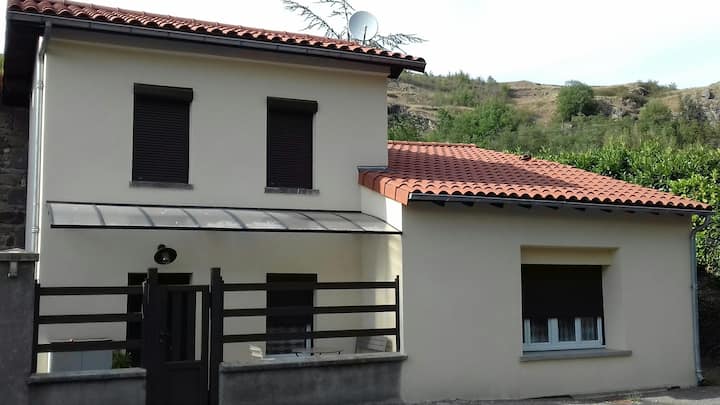 Petite Maison Rénovée Au Coeur De L'auvergne - Saint-Nectaire