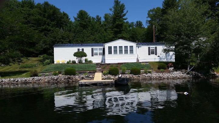 Sue's Lakefront Getaway - Augusta, ME