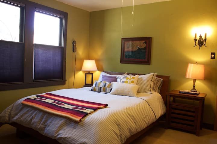 Excellent Base Camp For Austin Fun - Austin, TX